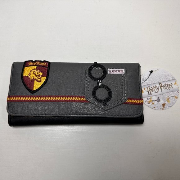 Loungefly | Bags | Loungefly Harry Potter Gryffindor Long Wallet New ...